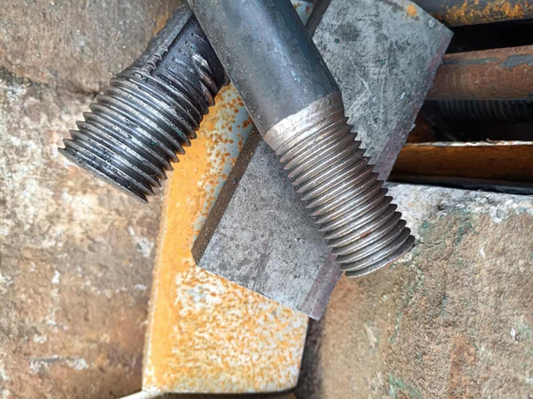 Automatic rebar threading machine